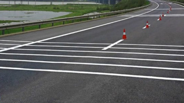 Benzi rezonante din marcaj rutier